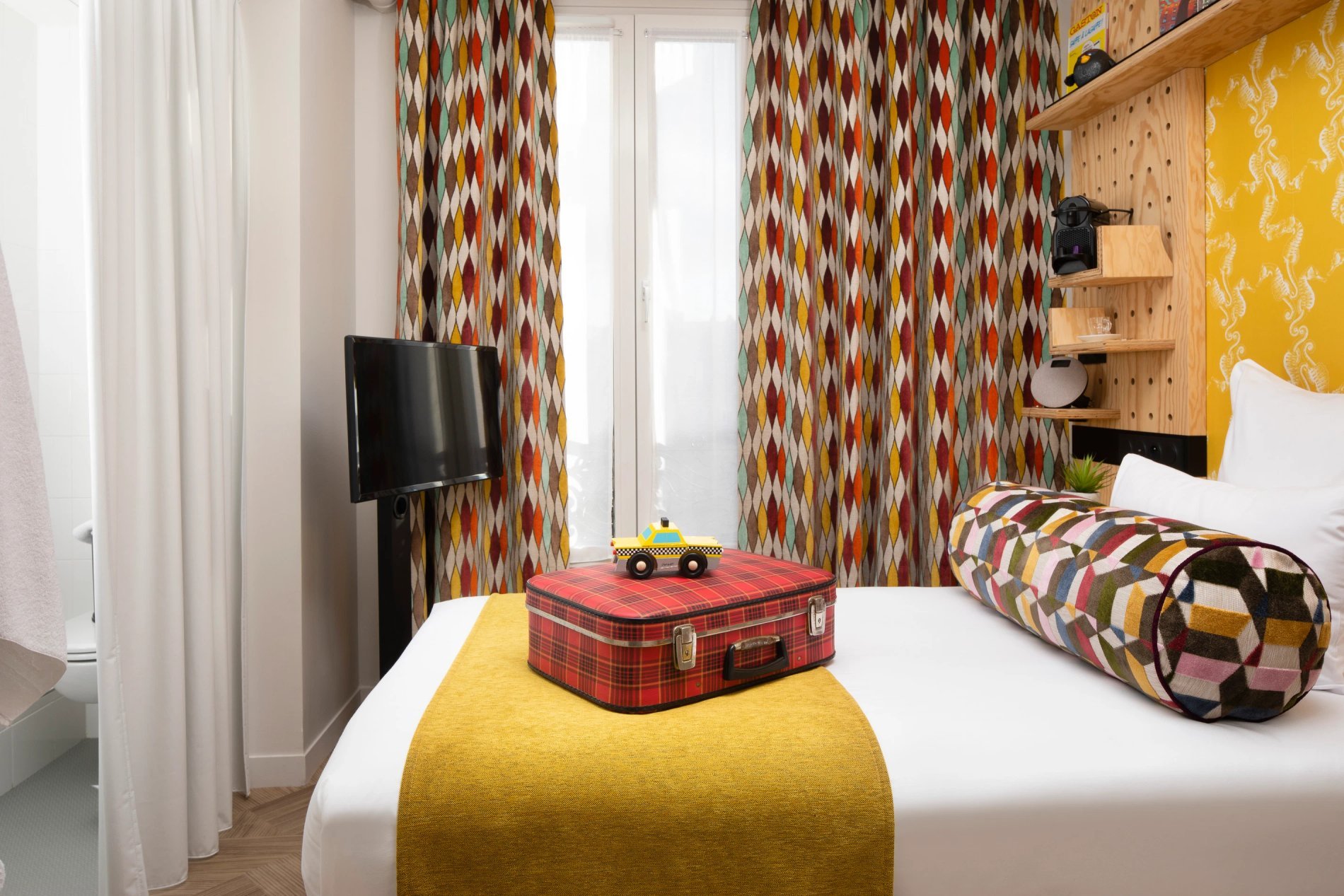 Home [hotel-locomo-paris-gare-de-lyon.com]